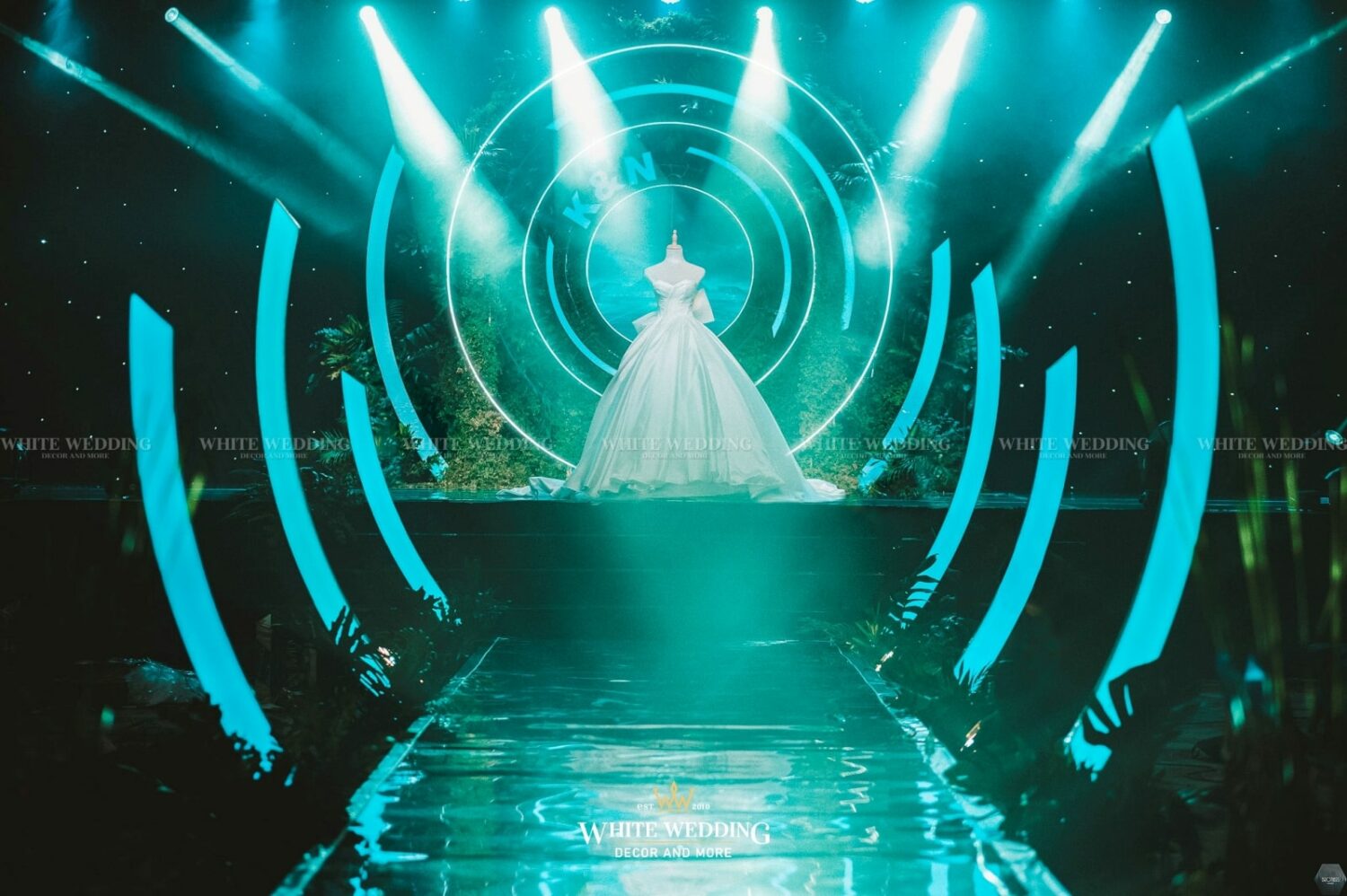 TRON: LEGACY Wedding – WHITE WEDDING Decor & More