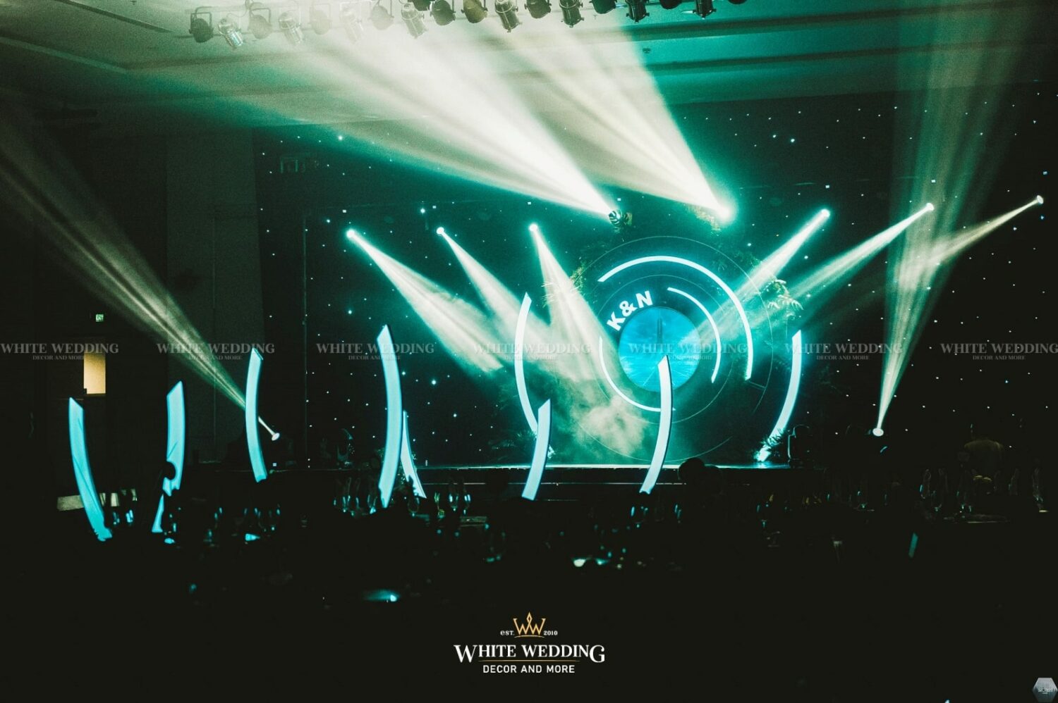 TRON: LEGACY Wedding – WHITE WEDDING Decor & More